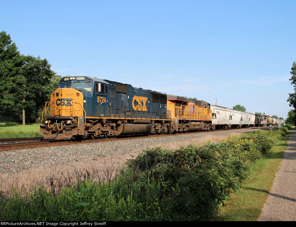 CSXT 8724